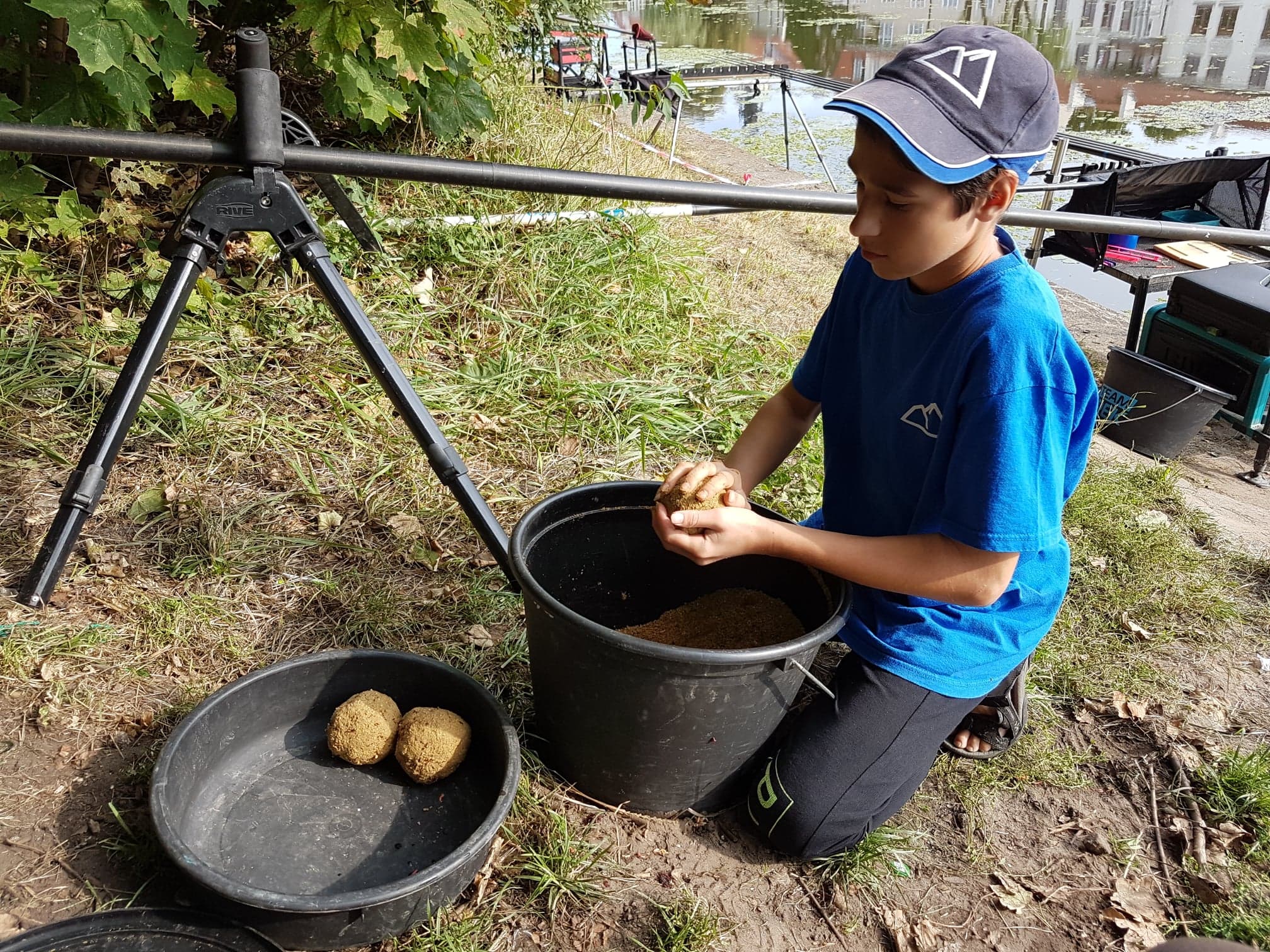 Konsystencja zanęty - Górek-Gliny - Wędkarstwo Wyczynowe
